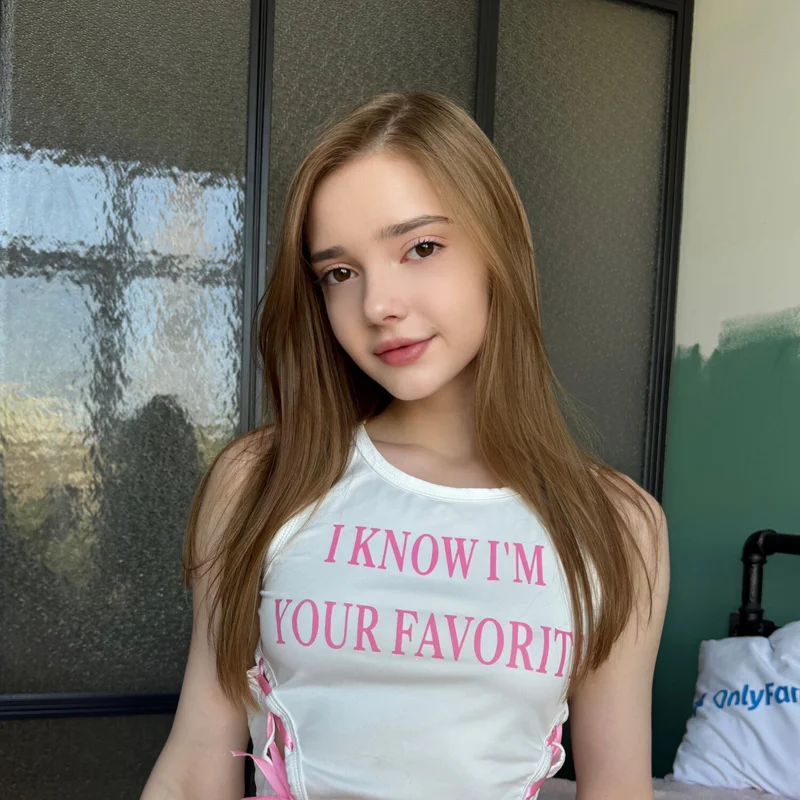 Maya Solar (@mayechka) Poland OnlyFans Model Profile